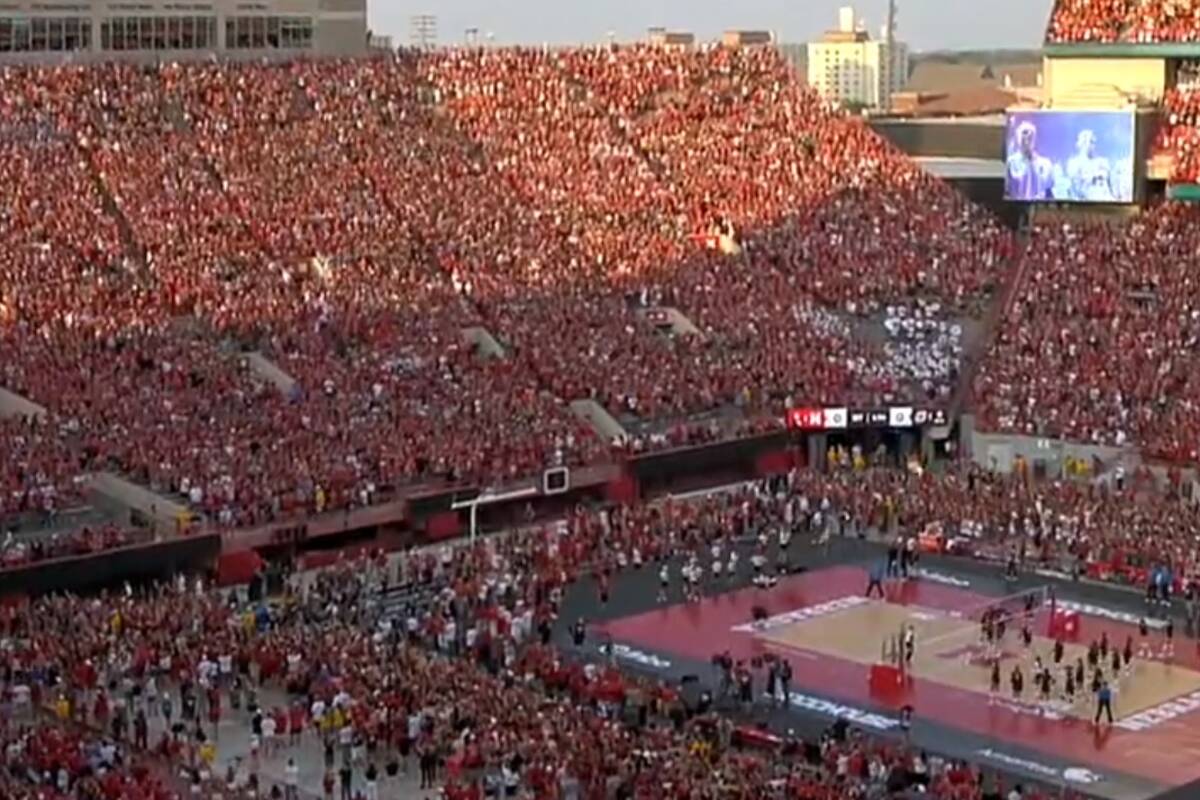 Ponad 92 tysiące kibiców na meczu siatkówki. Padł nowy frekwencyjny ...