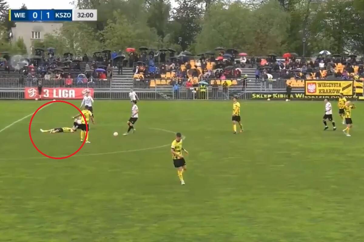 Groźne sceny w meczu Wieczystej. Na murawę wbiegli ratownicy [WIDEO]