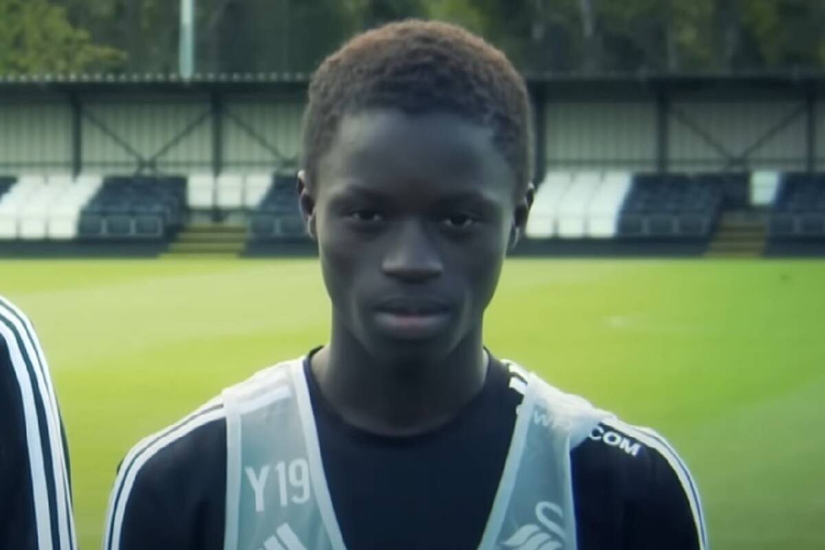 Były talent słynnego klubu trafił za kratki. Zaatakował nożem