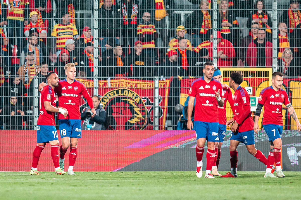 Raków Częstochowa - Widzew Łódź: typy i kursy (24.05.2025)