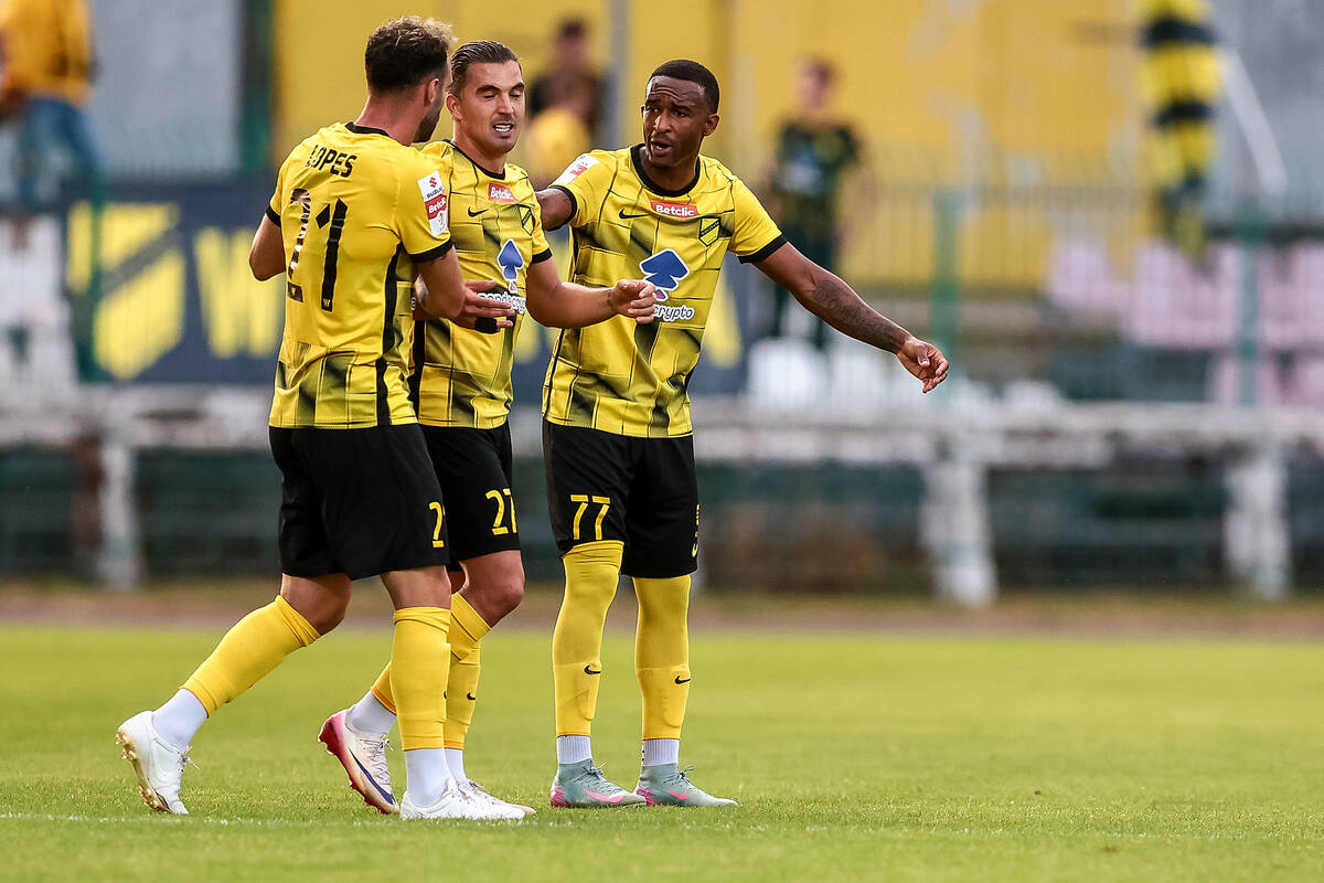 Deklasacja! 6:1! Wieczysta rozbiła Polonię [WDEO]