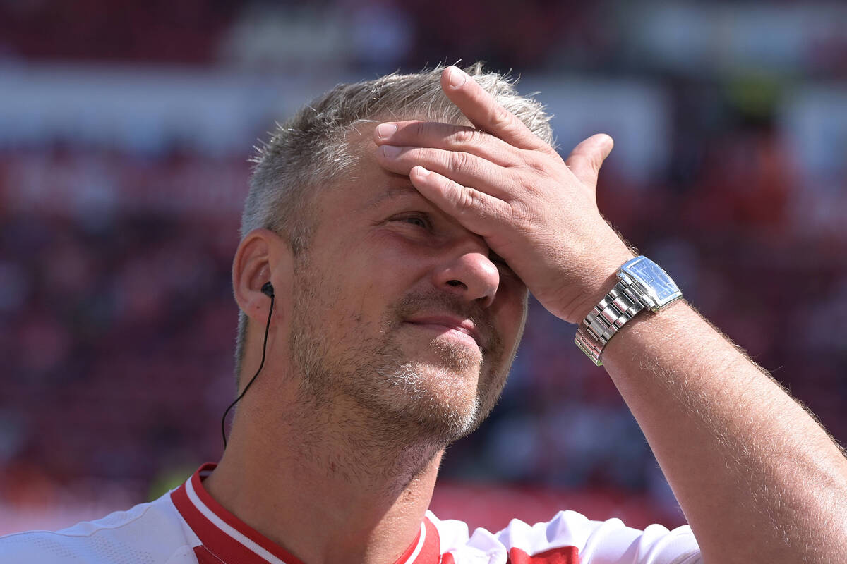 Trener Bundesligi zszokował. Tak ubrał się na mecz [ZDJĘCIE]